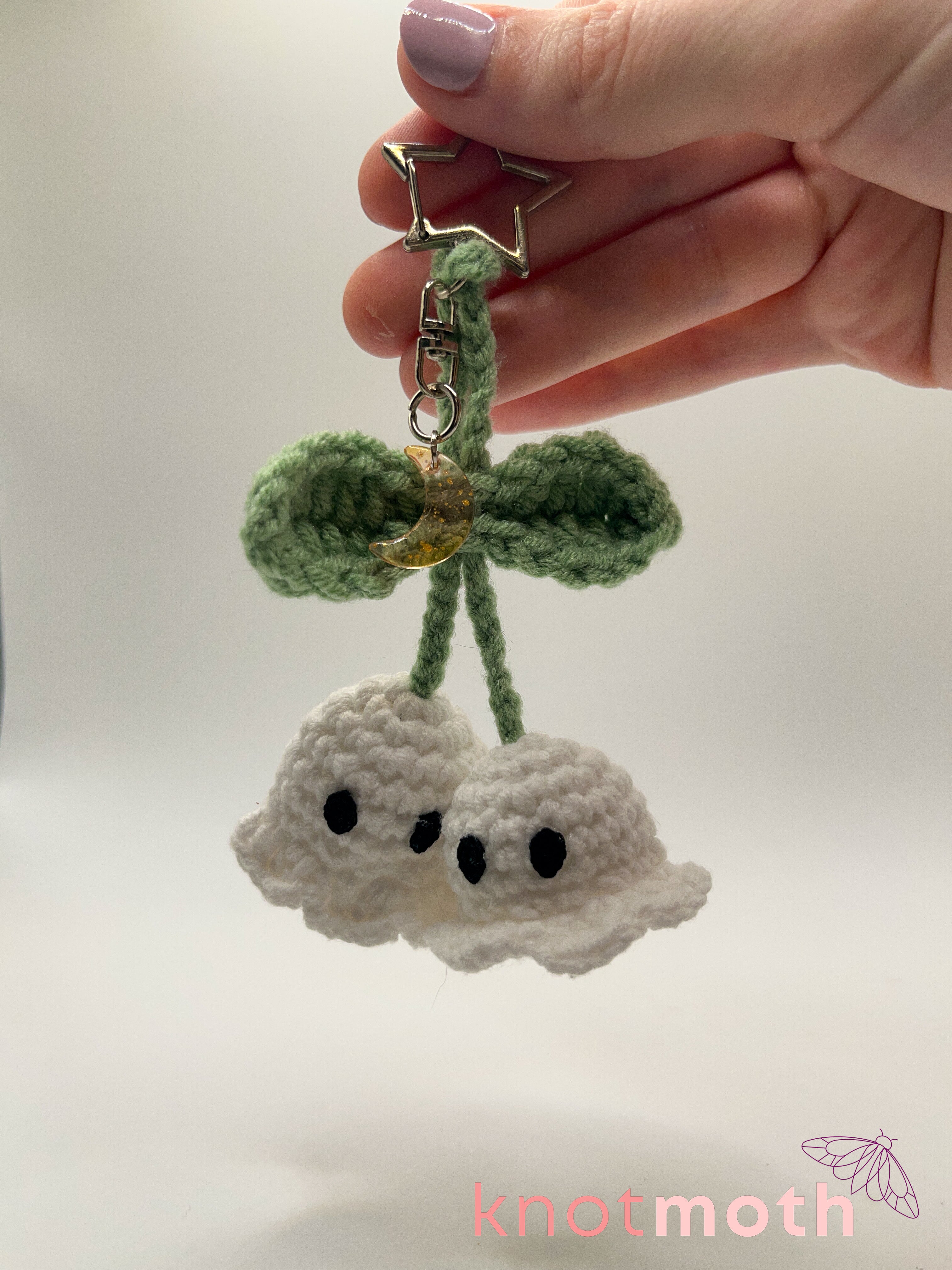ghost flower crochet keychain – knot moth