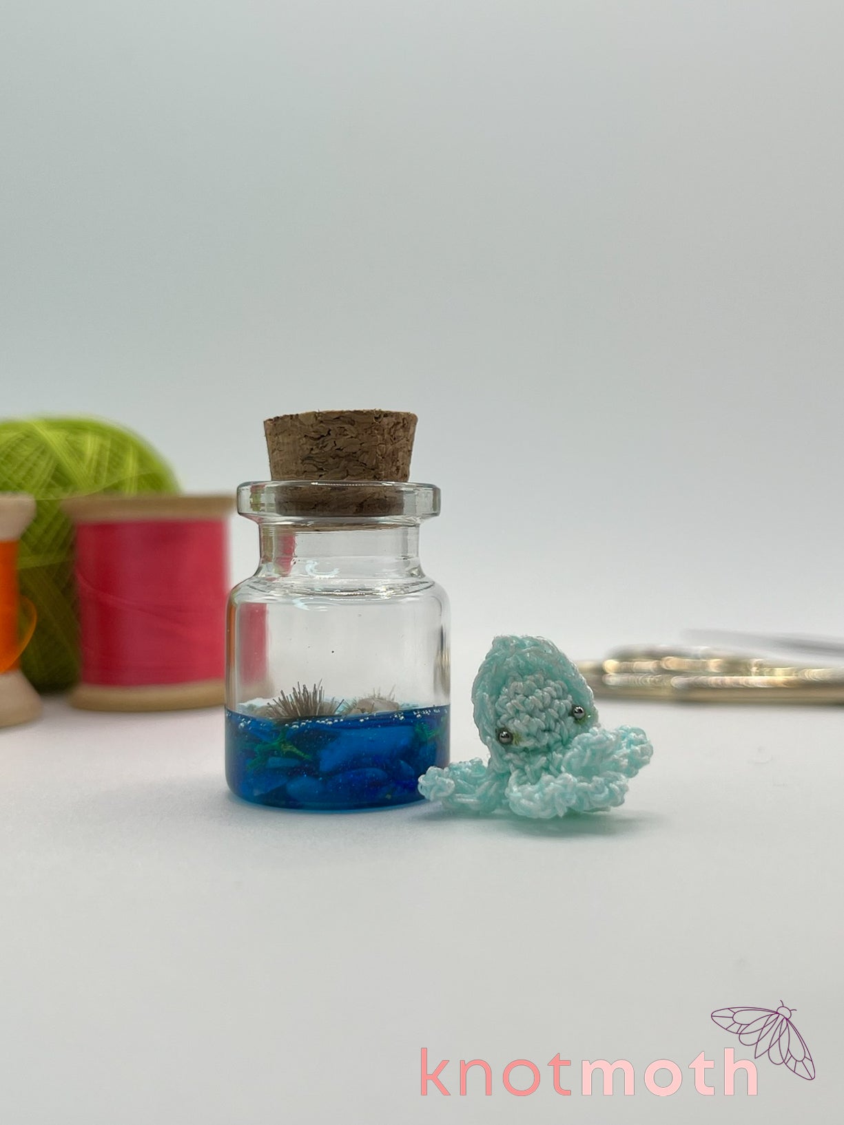 simone squid micro crochet aquarium jar – knot moth